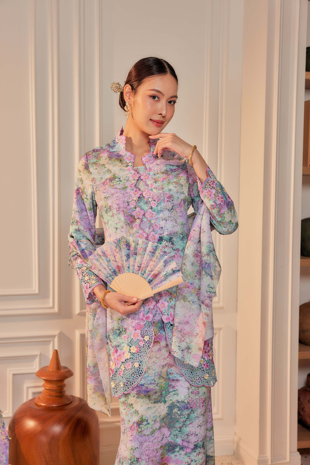 35 - Taman Sari - Kebaya Sulam Goyang Set With Matching Fan & Selendan ...