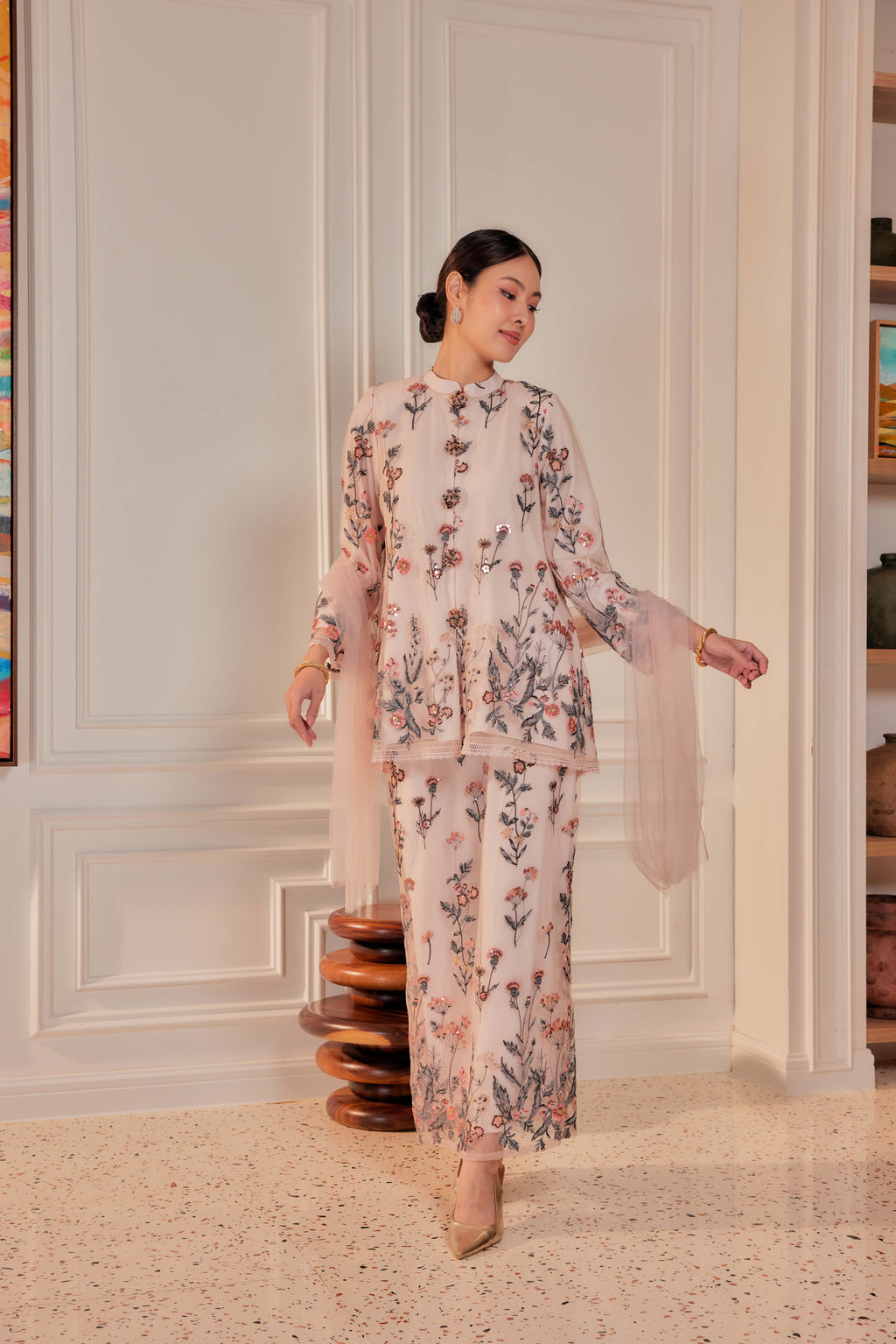 Rosé Tea - Dian Embellished Kebarung with Embroidery Lace Trim [PREORD ...